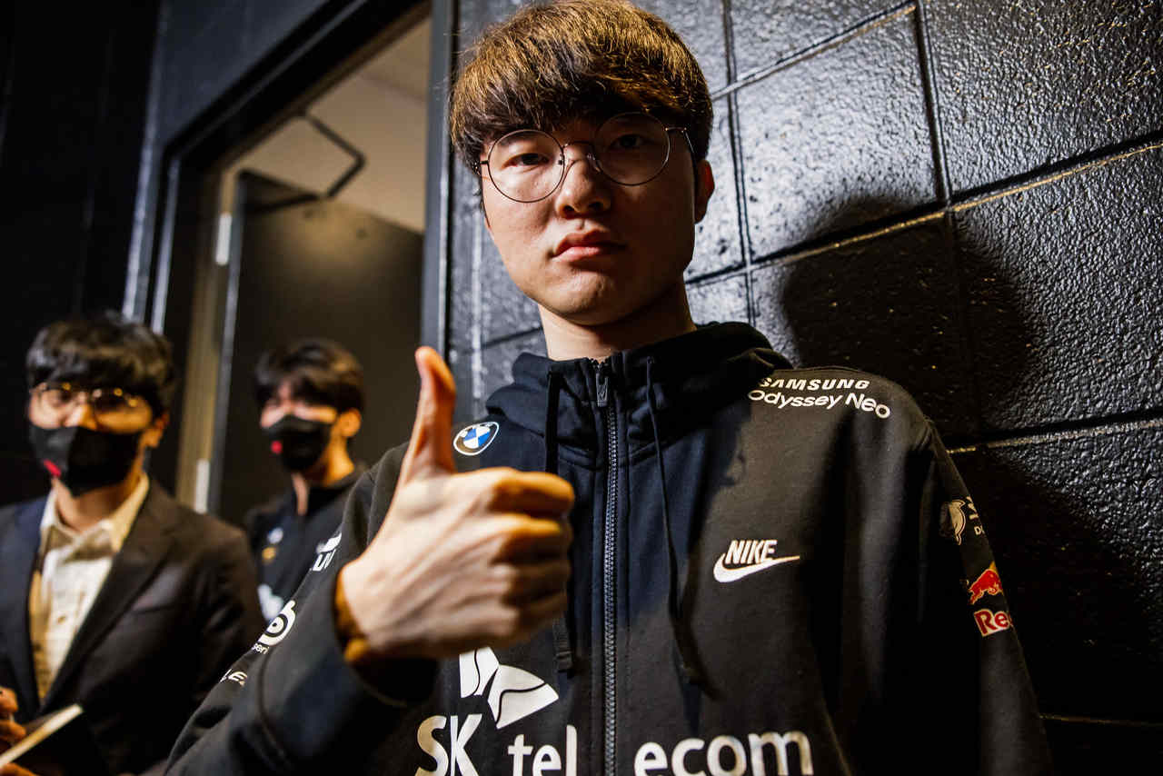 Worlds 2022 - Faker x Deft, uma batalha de lendas - Esports.net