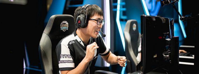 Doublelift → Yiliang Peng, the LoL Legend (Life & Career)