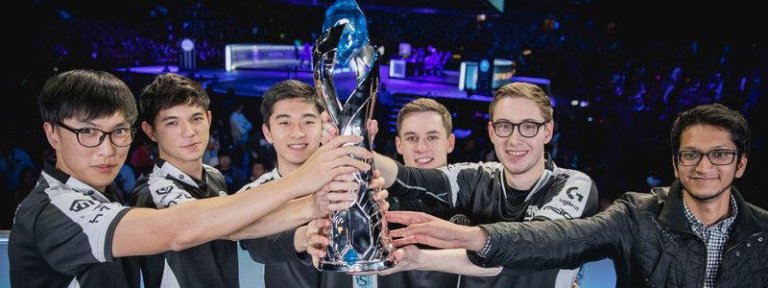 Doublelift → Yiliang Peng, the LoL Legend (Life & Career)