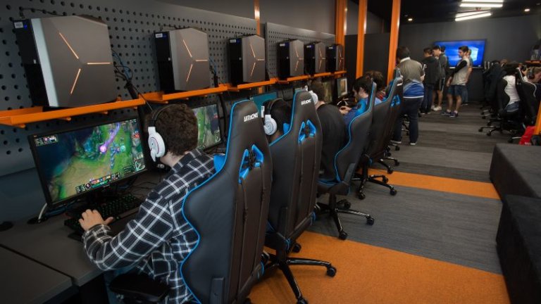 University Esports Programs » Where to Study Esports