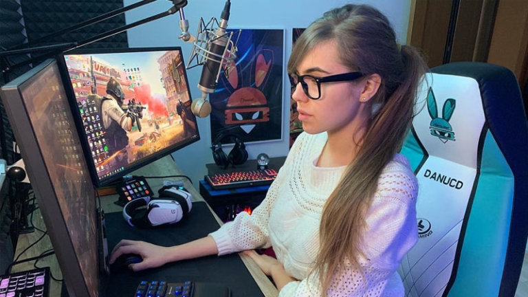 Five female Twitch Streamers worth following today + Honorable Mentions