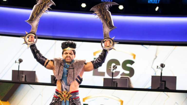 ADC Draven Guide - How to Play Draven like Tyler1