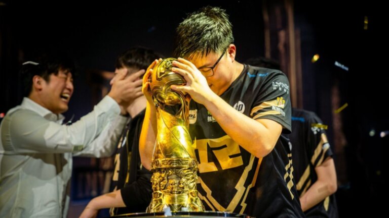 Uzi » League of Legends Esports Player Profile