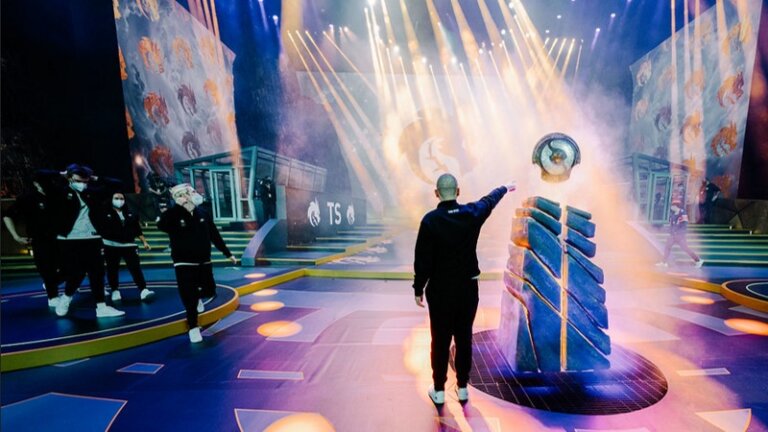 Yatoro Dota 2 Legacy - The TI10 Champion with an iconic bald head