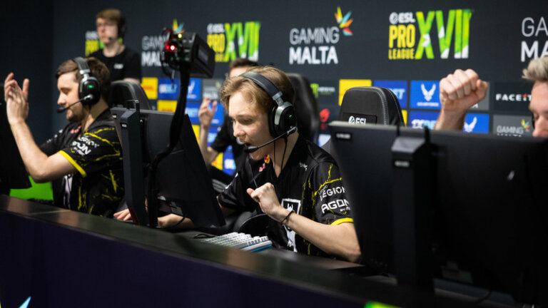 5 CS:GO Twitch Streamers You've Got To Watch