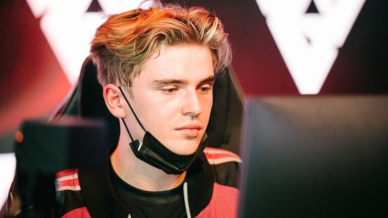 Best Dota 2 Players - Top 10 Dota Players in 2025