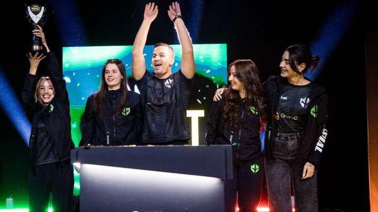 Best Female CS2 Teams in 2025 | Top 5 Female CS2 Teams