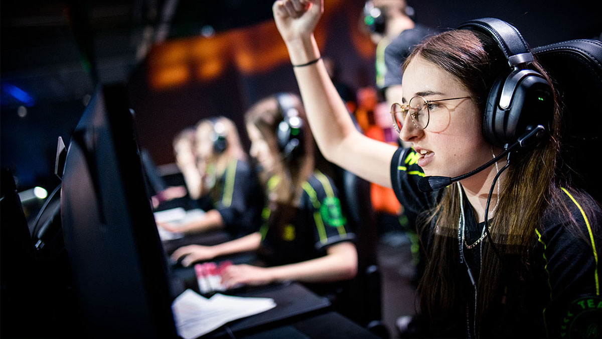 Best Female CS2 Teams in 2025 | Top 5 Female CS2 Teams