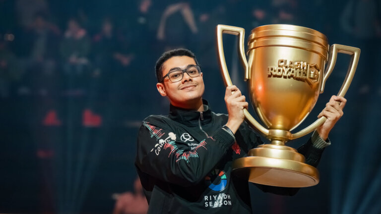 CRL World Finals 2024: Mohamed Light reclaims Clash Royale throne