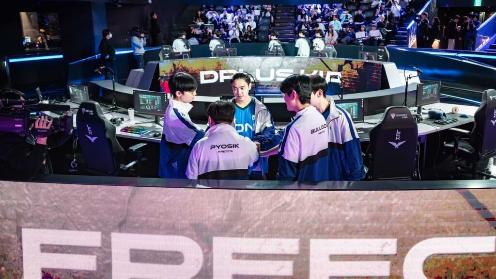 Best LoL Pros Settings guide - Equipment, DPI, and much more