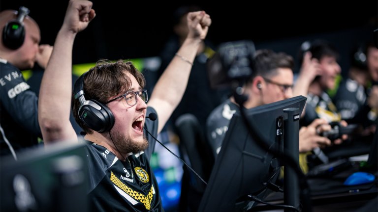 How Many People Play CS2? - 2025 Player Count Updated