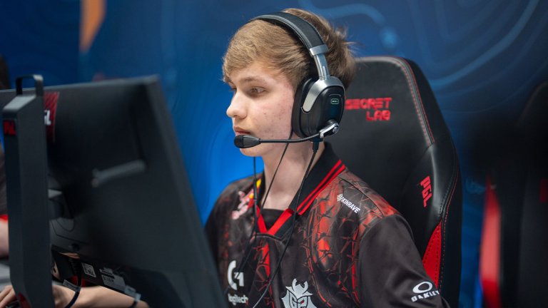 CS2 vs Valorant Player Count: How close is Valorant to Counter-Strike?