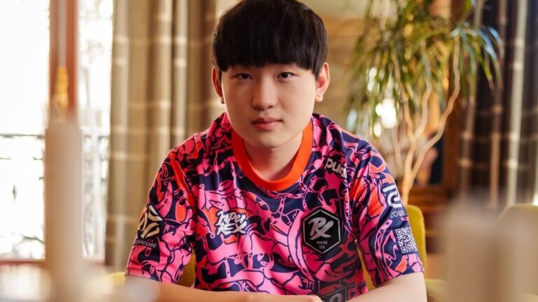 Best Duelist Player In VALORANT In 2025